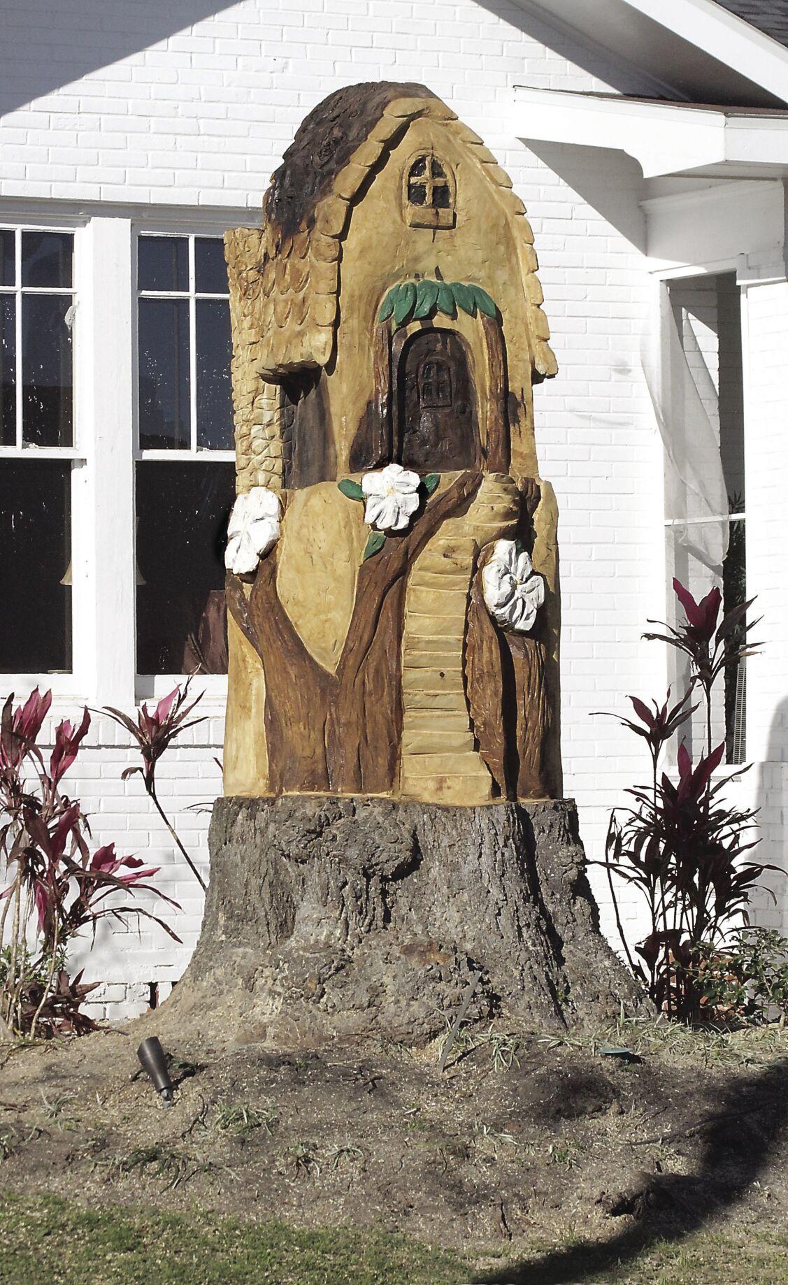 Featured In – Chainsaw Artist Della Meredith | Chainsaw Carvings